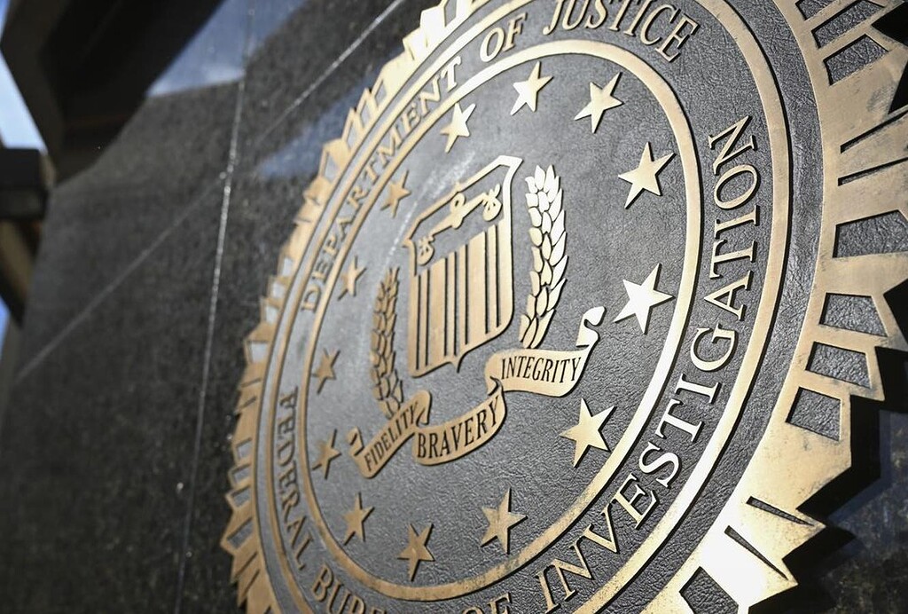 FBI Warns iPhone, Android Users—We Want ‘Lawful Access’ To All Your Encrypted Data - News ...
